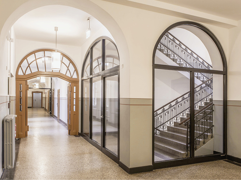 Brandschutzlösungen mit Contraflam 30 in der Jugendherberge Ostkreuz ...