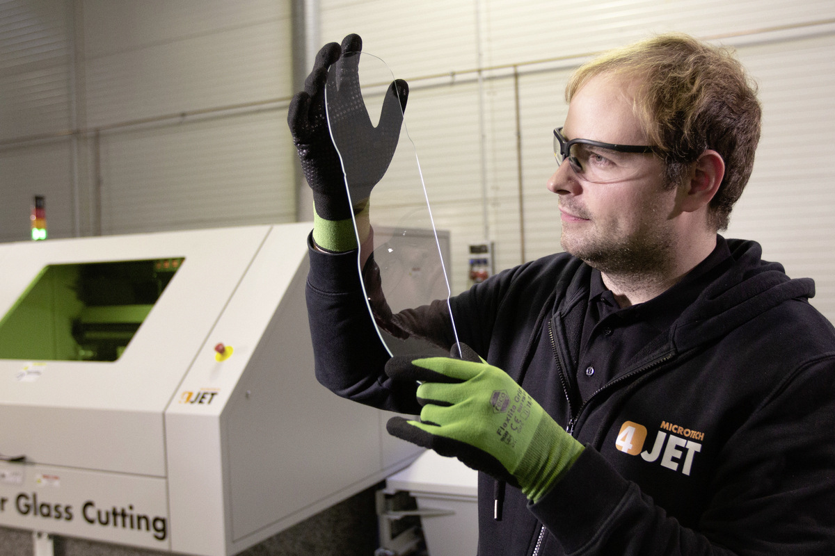 4JET Laser-Glasschneidanlagen - Dieser Laser schneidet selbst ...