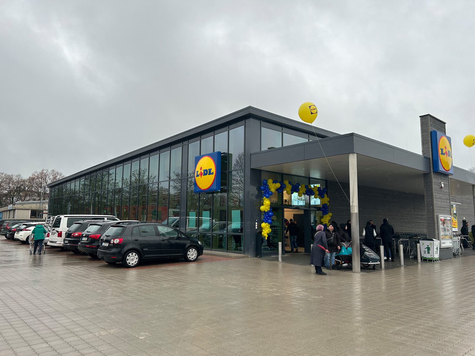 Saint-Gobain Glass - Darum setzt Lidl auf CO2-reduziertes Oraé Glas
